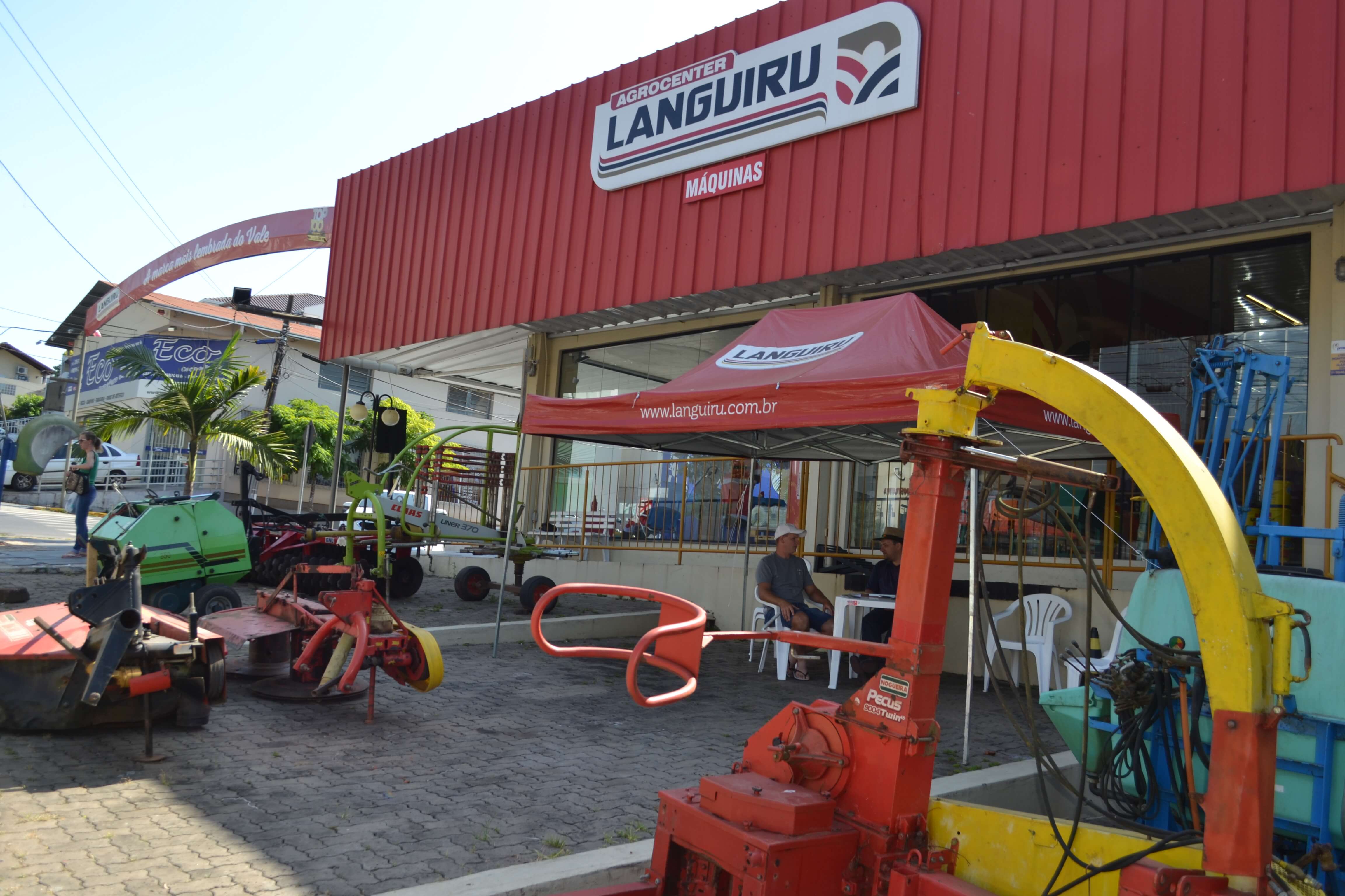 Agrocenter -Feirão de máquinas agrícolas atrai associados e produtores ...